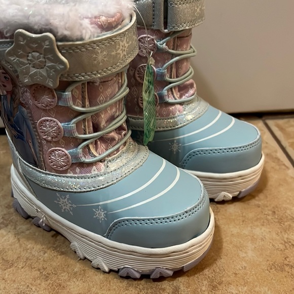 Frozen Disney | Shoes | Frozen Disney Kids Boots Size 7 | Poshmark
